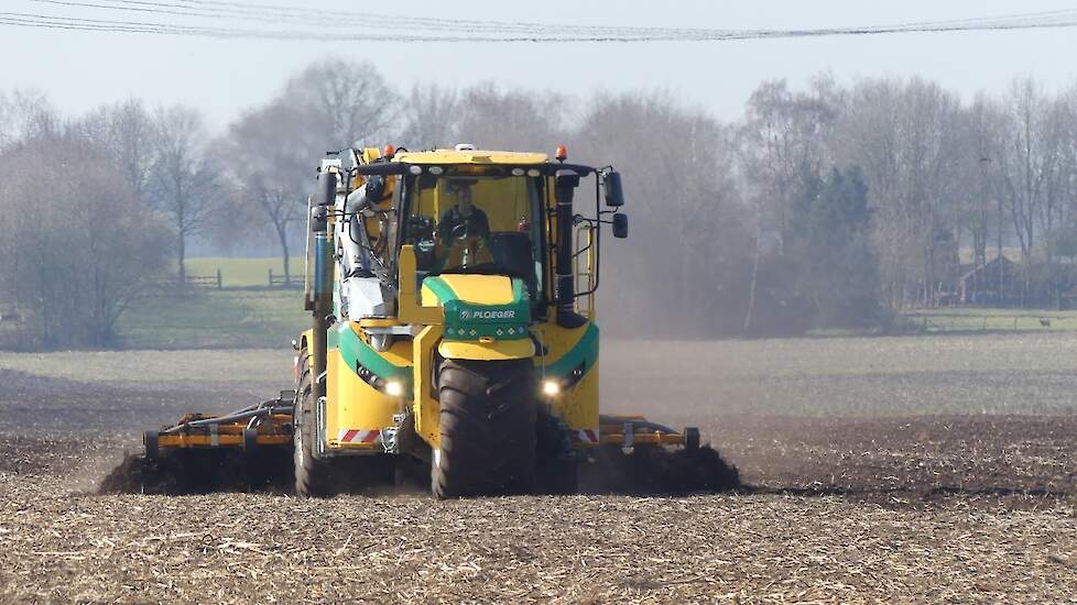 Oxbo › Video: loonbedrijf B.Scheper met Ploeger | Trekkerweb.nl ...